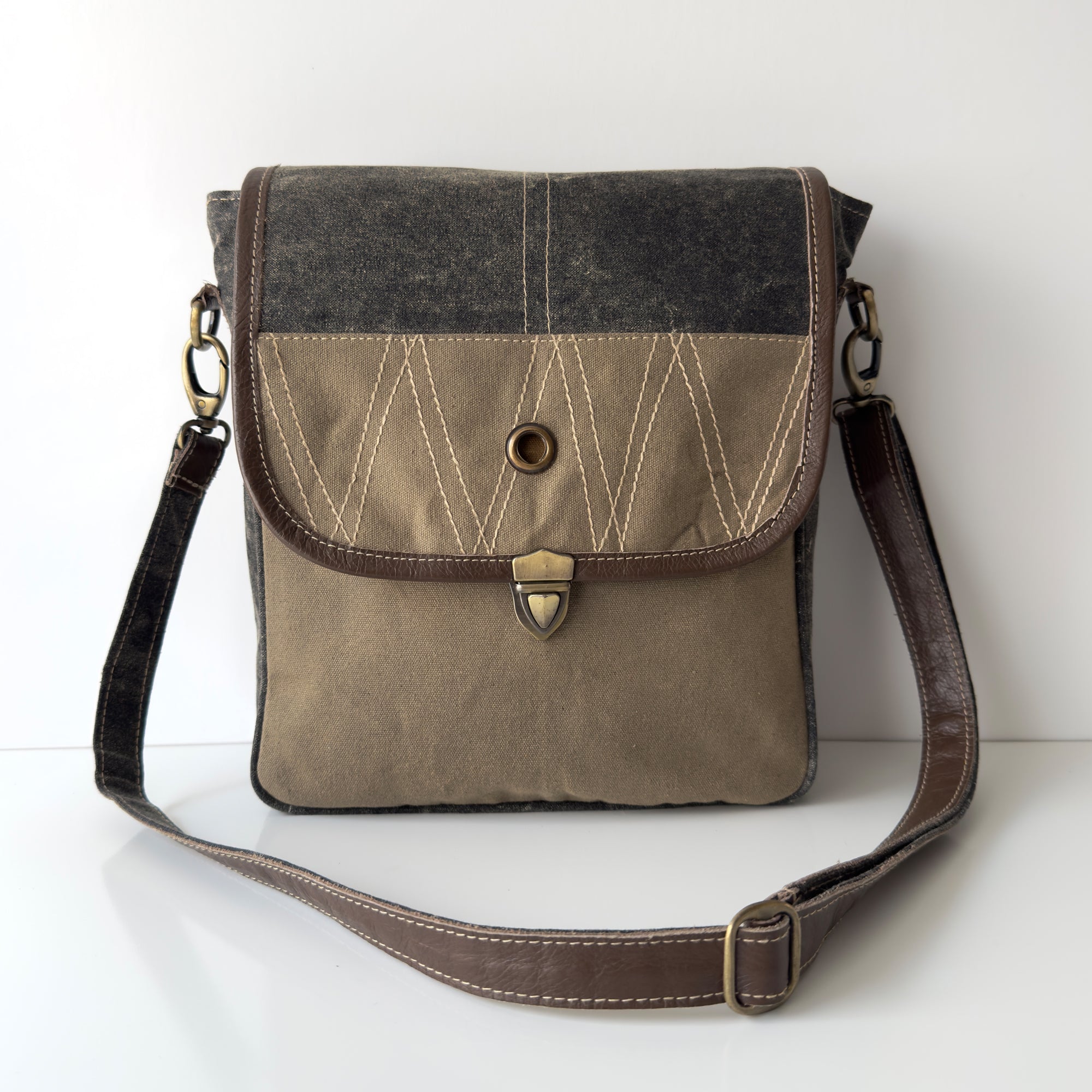 Canvas Crossbody Bags | TRAVELTELI