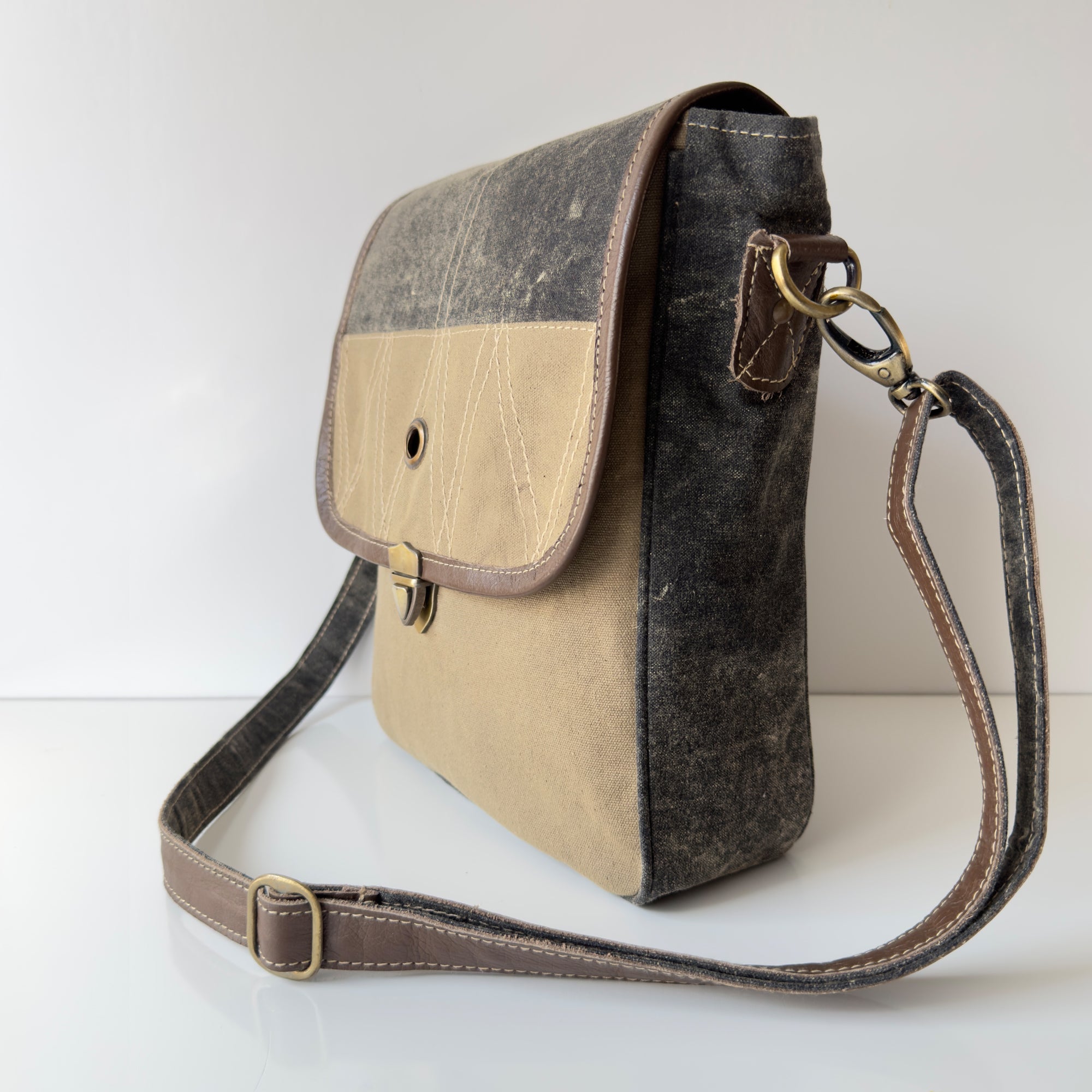 Canvas Crossbody Bags | TRAVELTELI